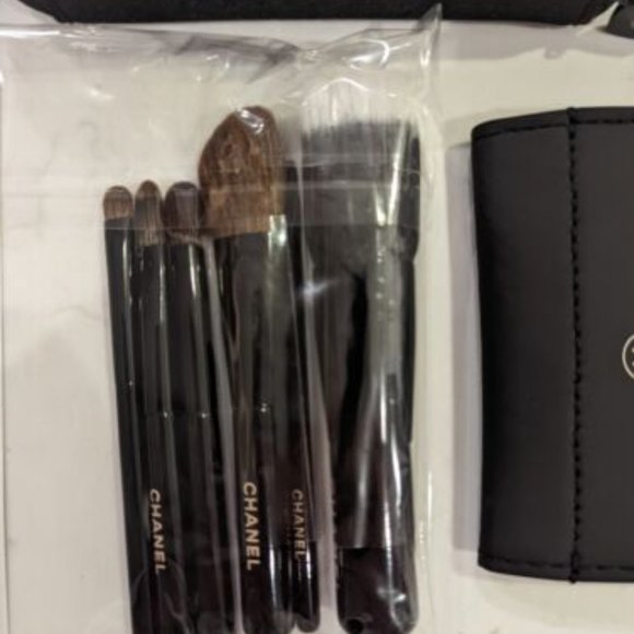 CHANEL | Makeup | Chanel Les Minis De Makeup Travel Brush Set With ...